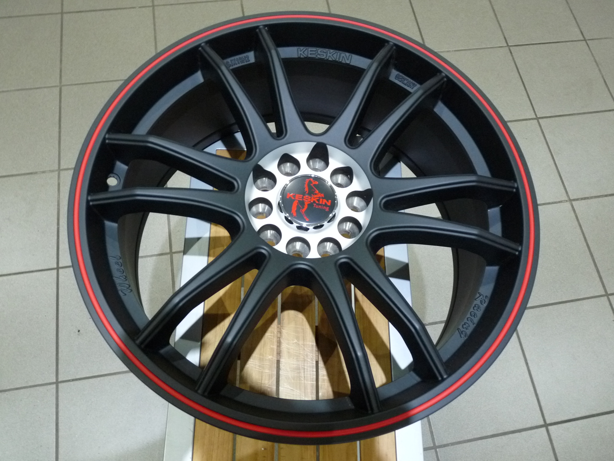 www.speedworxs.de - Keskin KT12 racing 8x19 offset 35 pitch circle ...